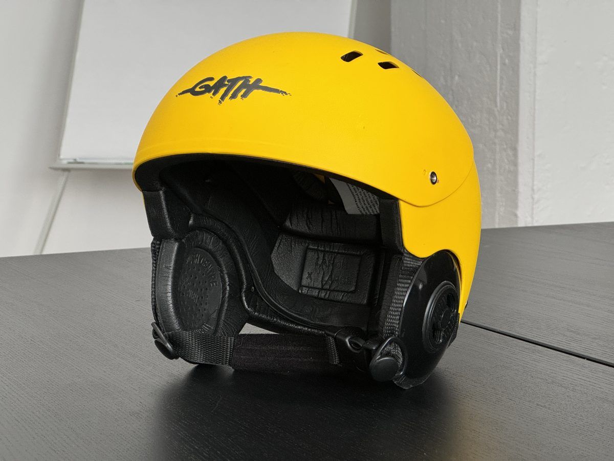 Gath Gedi Surfhelm 1 • SUPERFLAVOR SURF MAGAZINE